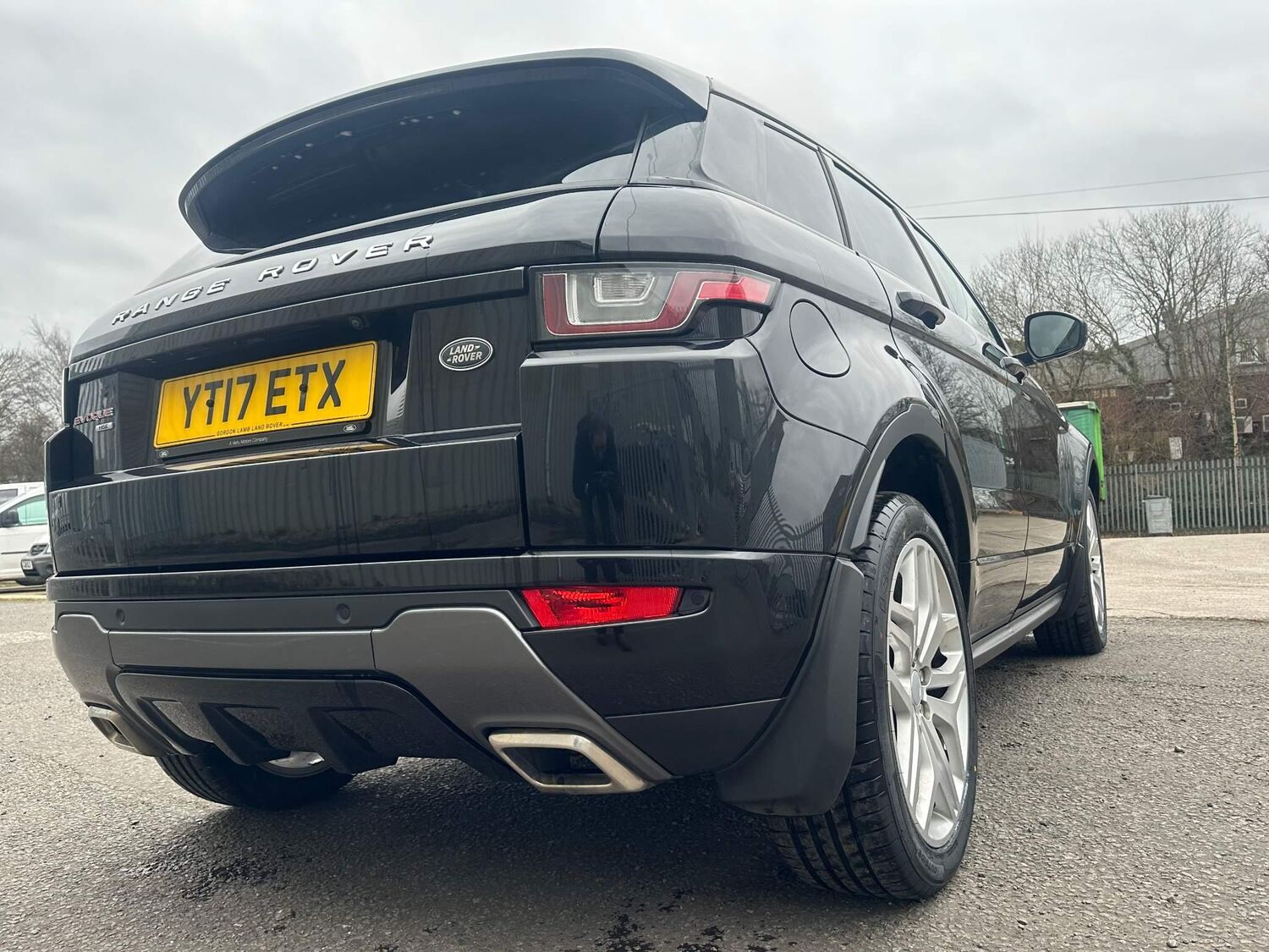 Used LAND ROVER RANGE ROVER EVOQUE 2017 Black in Chesterfield ...